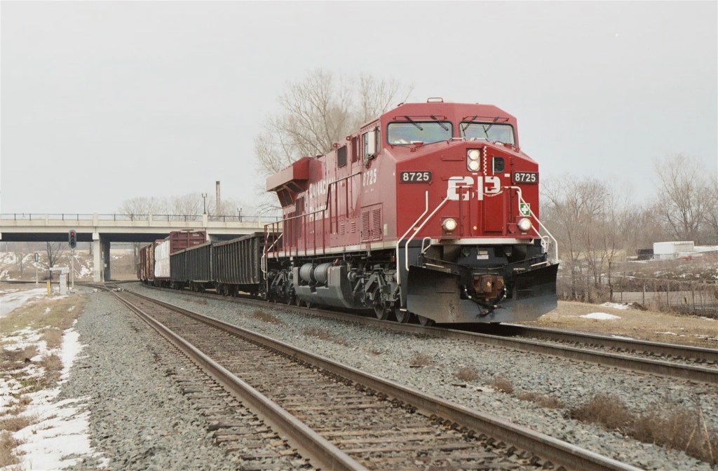 CP 8725, a brand new engine